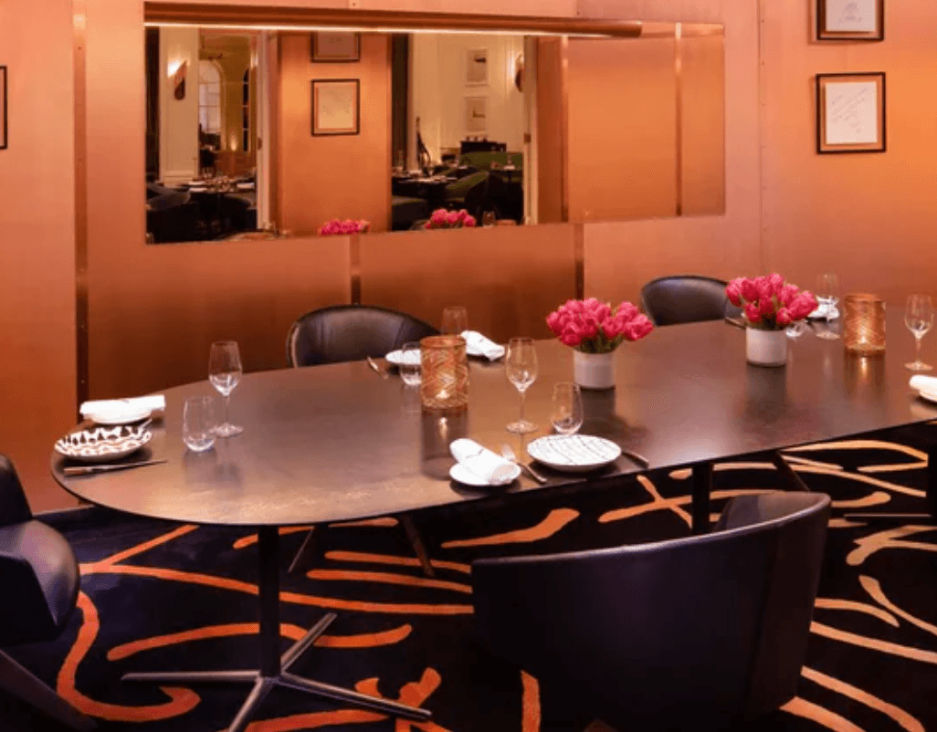 Exclusive Private Dining Room With Stylish Elegance