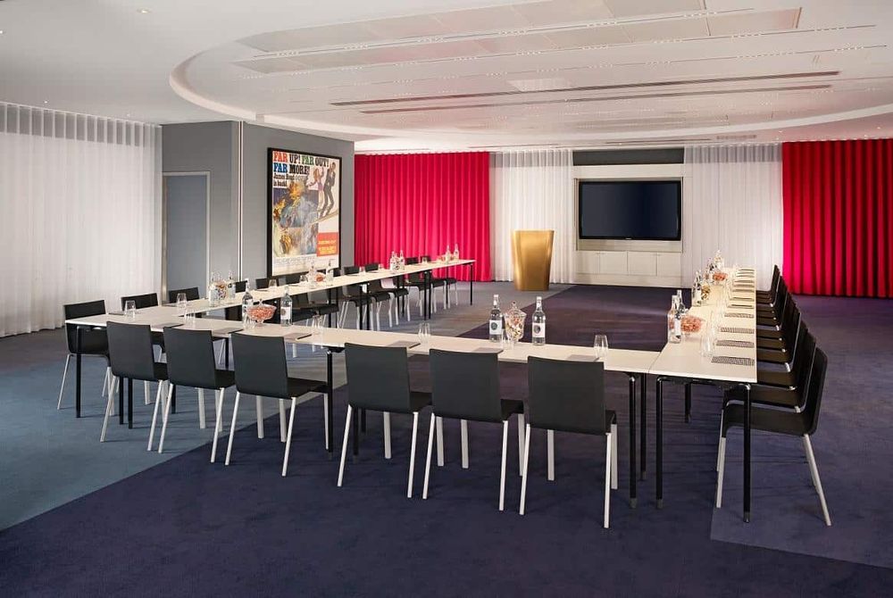7 Alternative Panel Discussion Venues in London