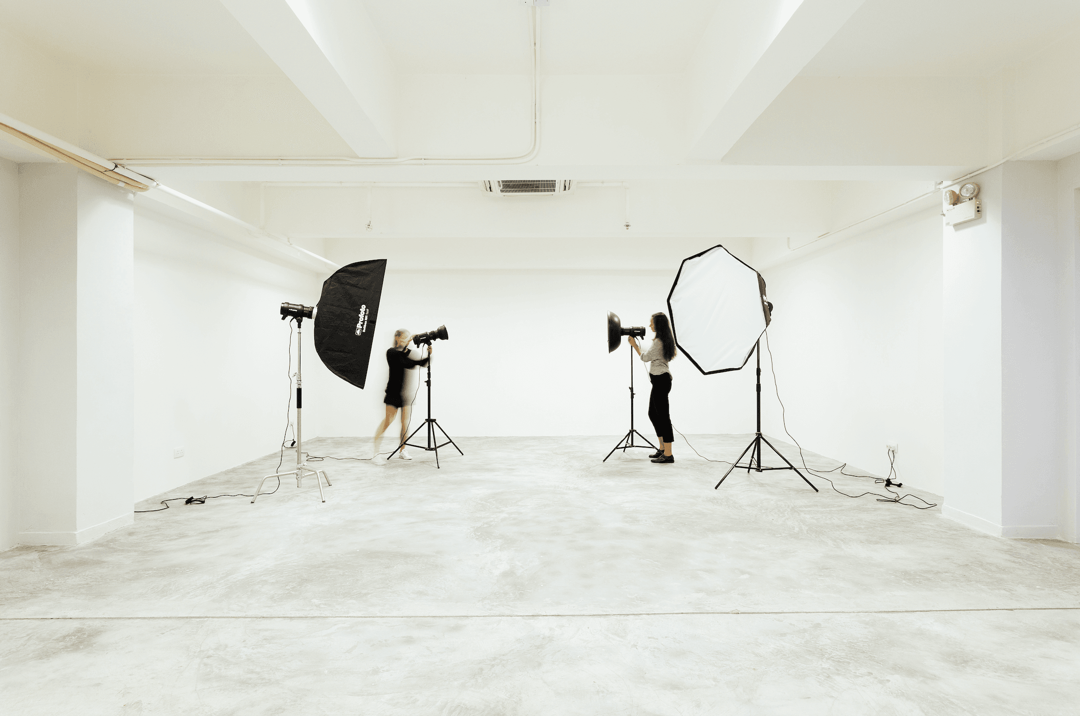 Versatile Photography Studio With Professional Lighting