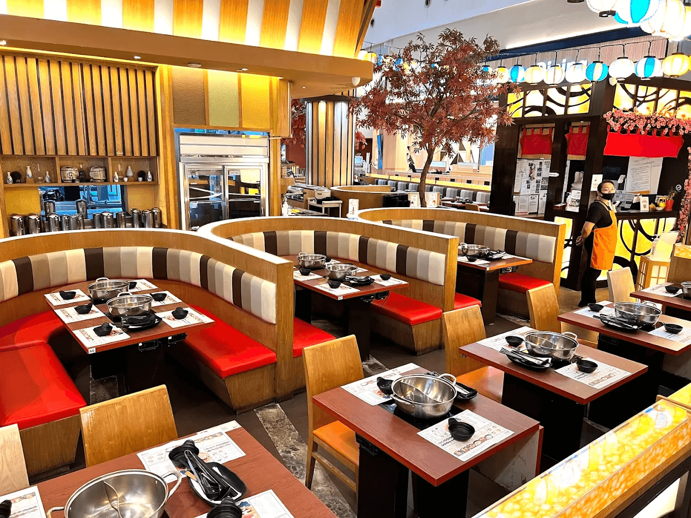 Modern Open-Plan Japanese Restaurant With Wood Panelling and Semi ...